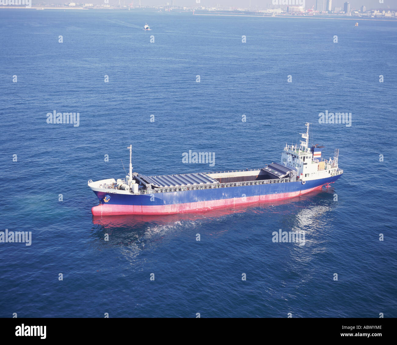 Aerial view of a ship in the middle of the ocean Stock Photo - Alamy