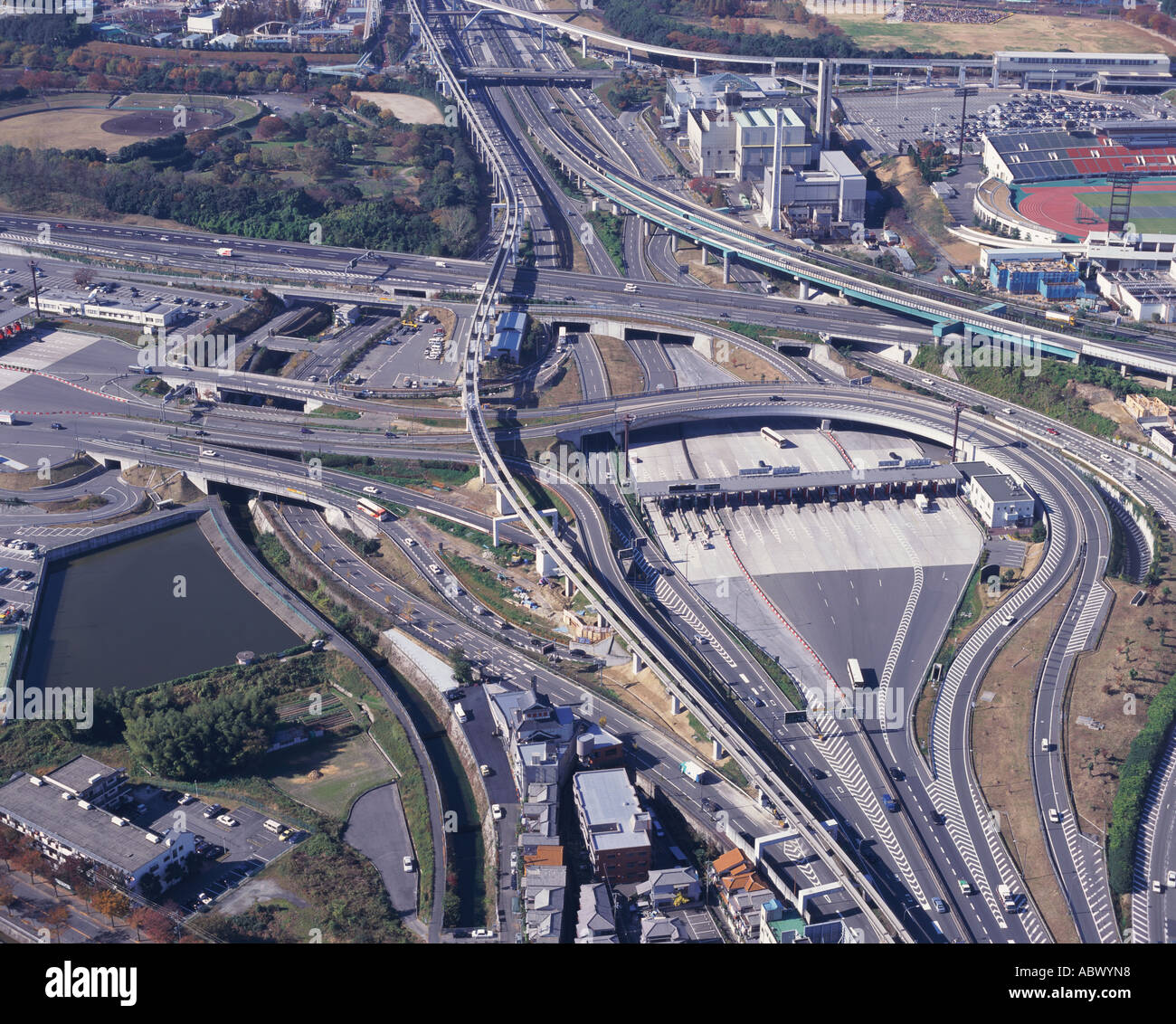 Aerial view of roads and flyovers in the city Stock Photo - Alamy