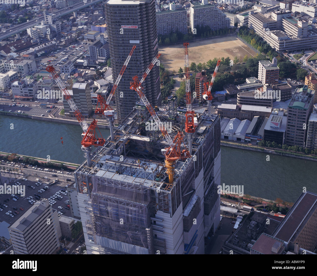 Standing on top of tall buildings hi-res stock photography and images ...