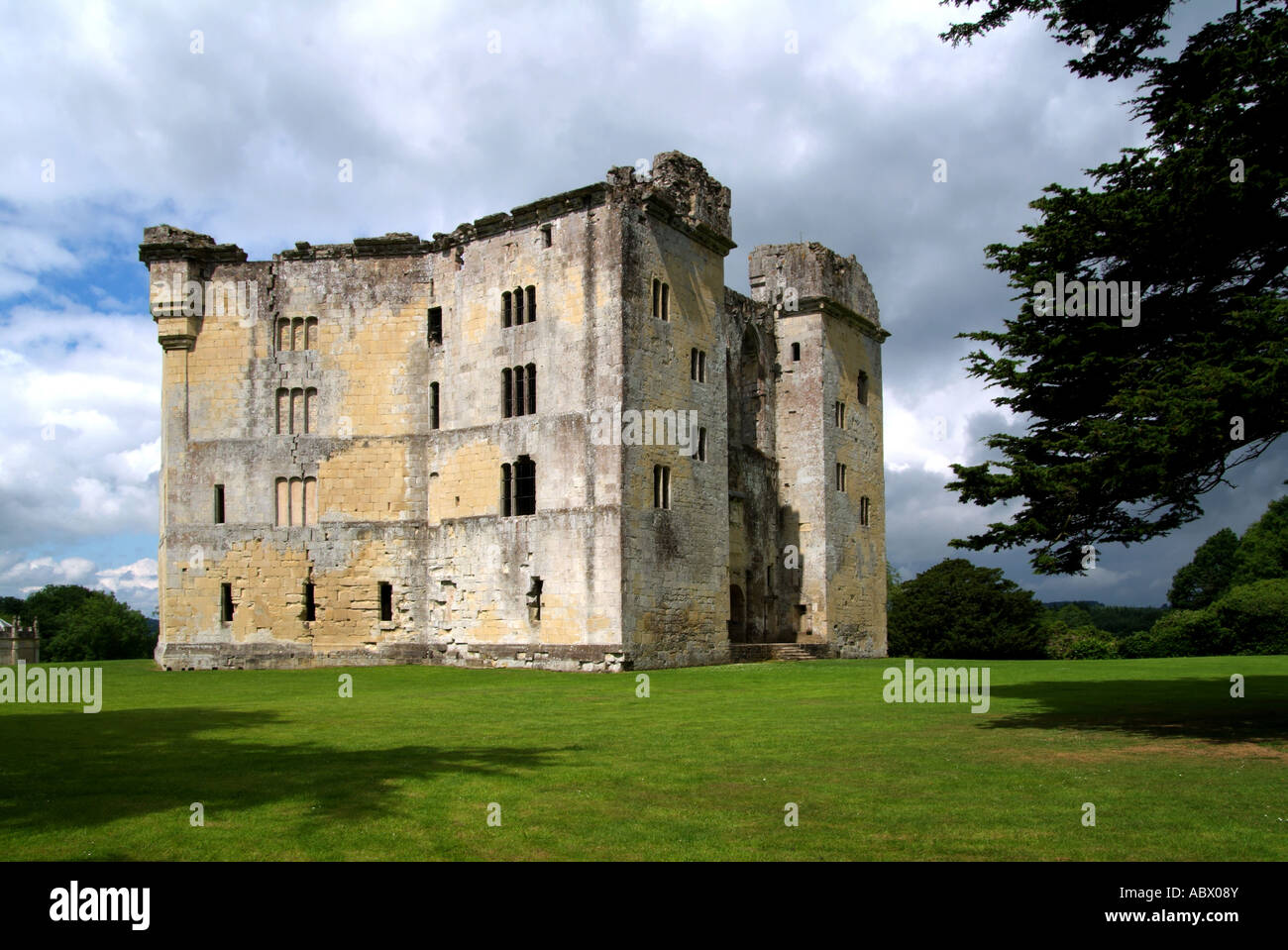 OLD WARDOUR CASTLE. WILTSHIRE. ENGLAND. UK Stock Photo - Alamy