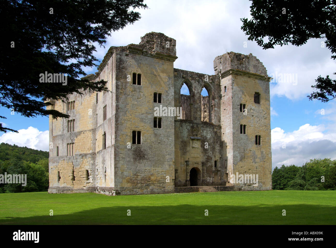 OLD WARDOUR CASTLE. WILTSHIRE. ENGLAND. UK Stock Photo - Alamy