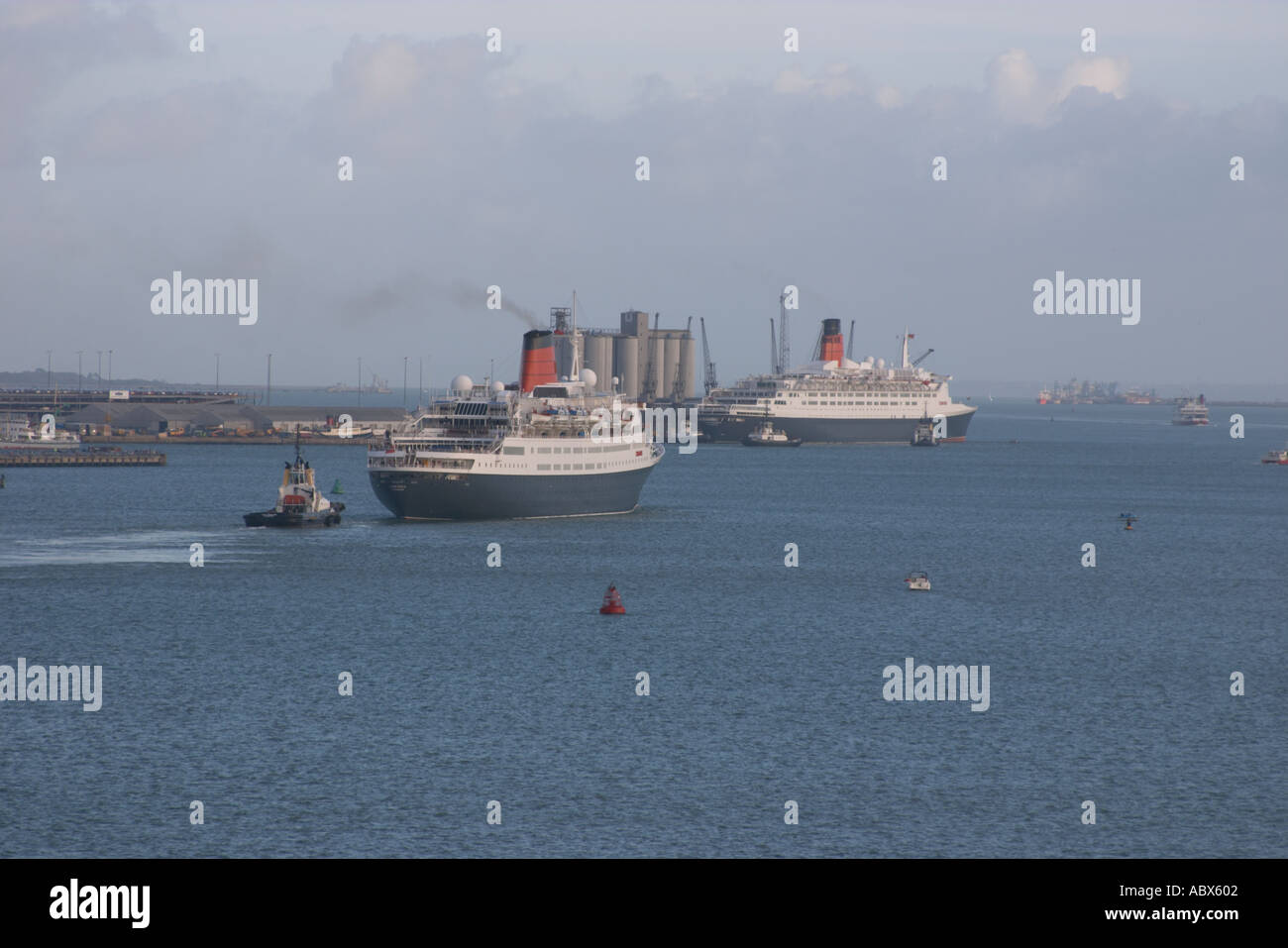 Queen Elizabeth 2 cruise Cunard cruise ship at the Cunard dock at ...