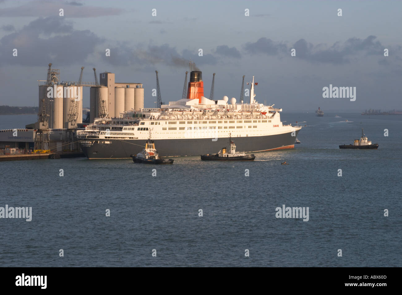 Cunard container ship hi-res stock photography and images - Alamy