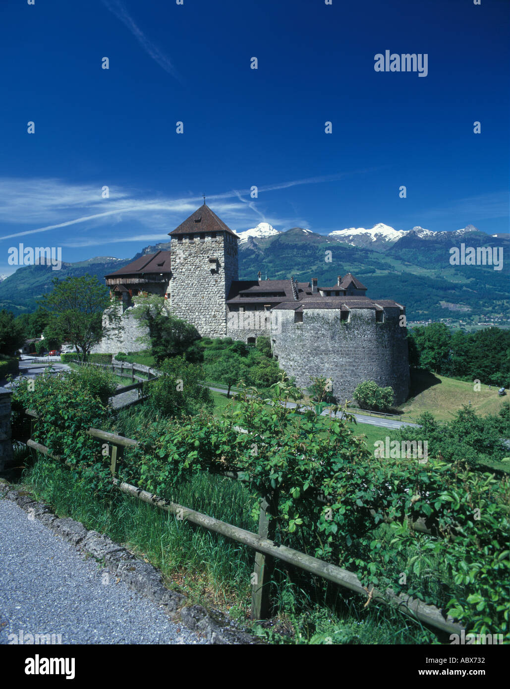 Europe vertical hi-res stock photography and images - Alamy