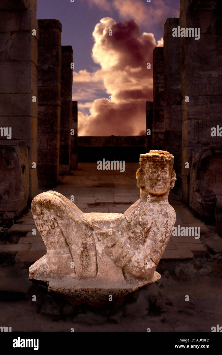 Mayan God Chac Mool, Chichén Itzá, Mexico Stock Photo - Alamy