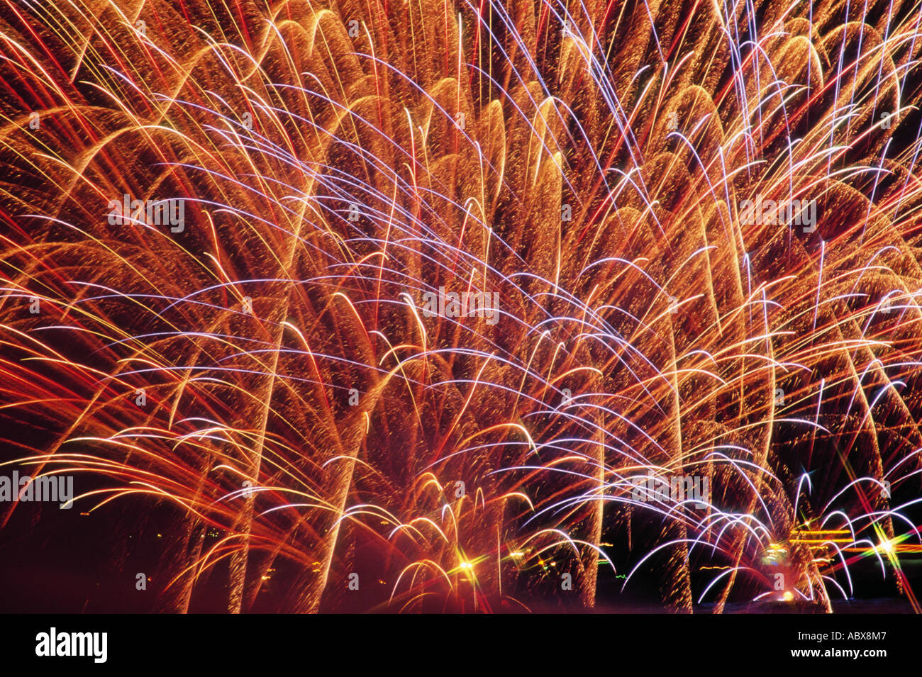 Fireworks bursting in night sky hi-res stock photography and images - Alamy