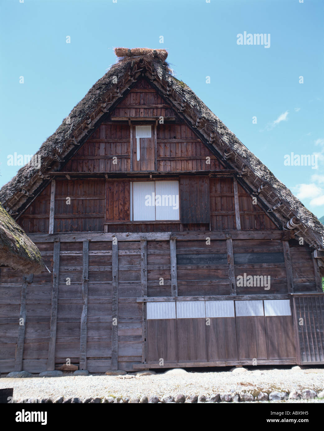 Straw roof house Stock Photo - Alamy
