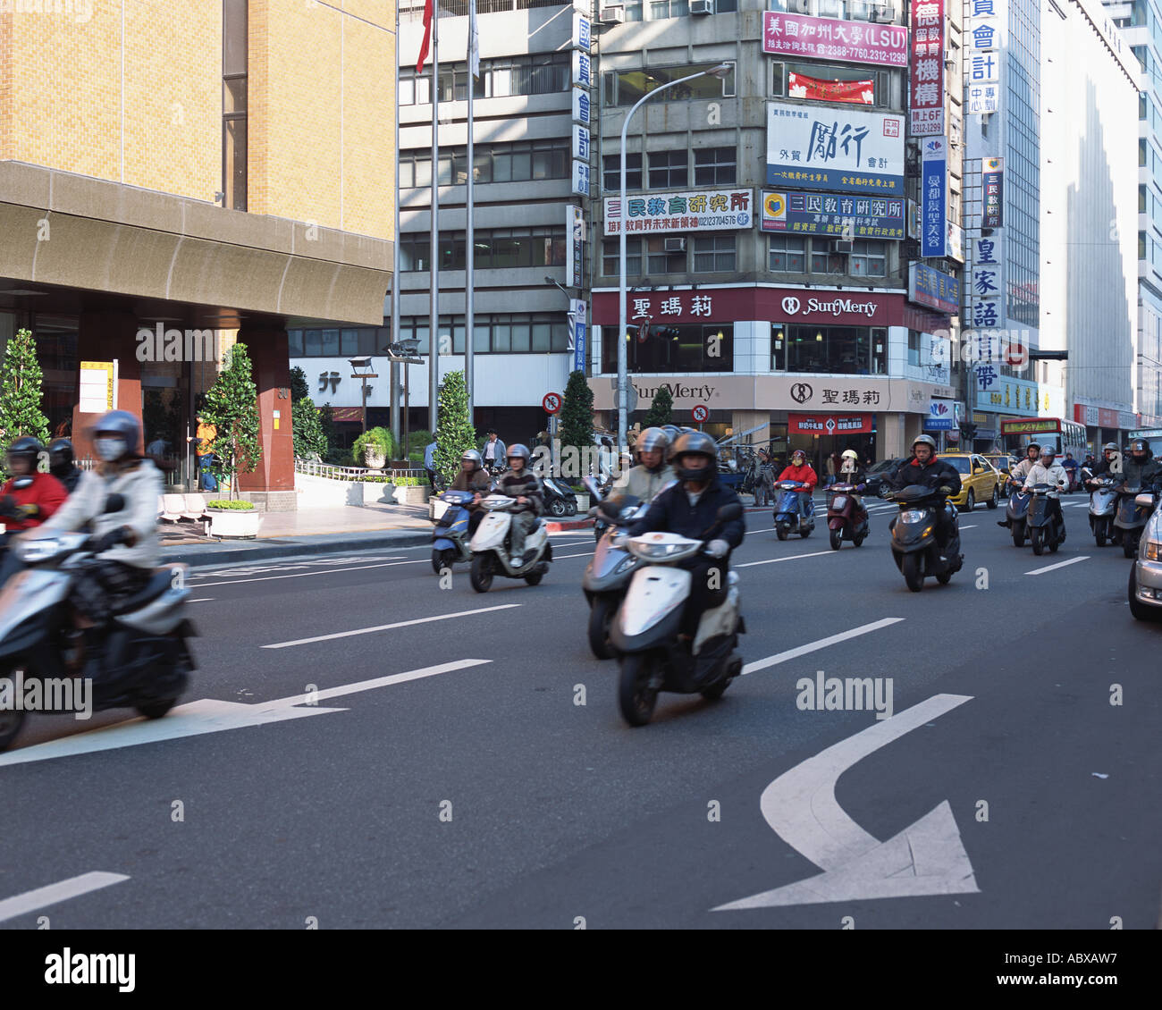 Commuters on bikes Taipei Taiwan Stock Photo - Alamy