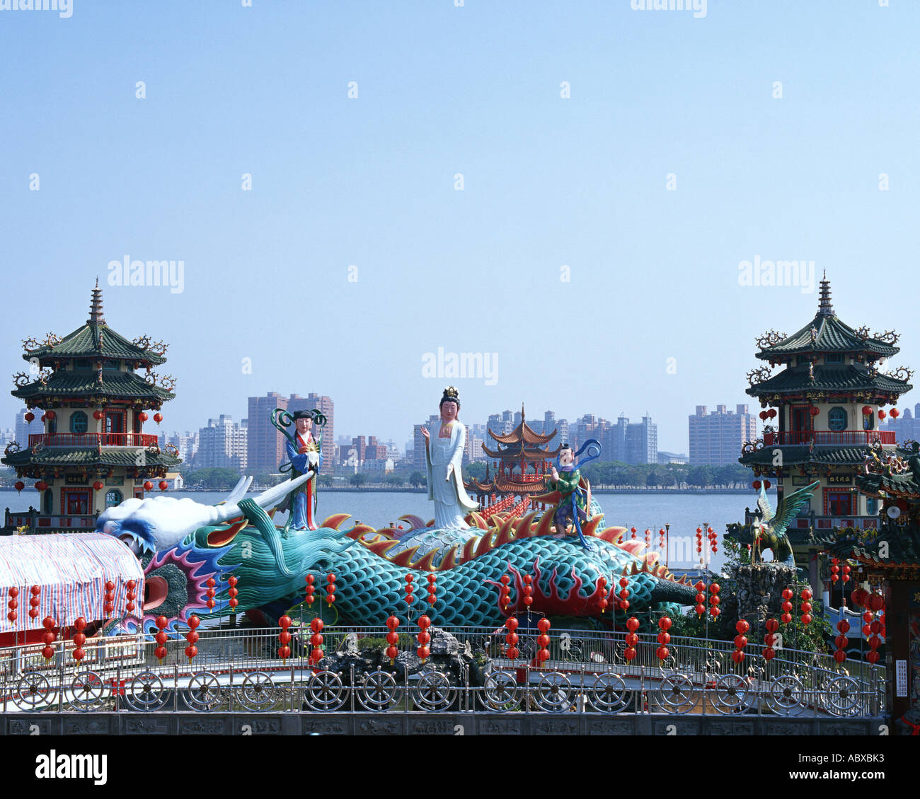 Dragon and Tiger Pagoda Taiwan Stock Photo - Alamy