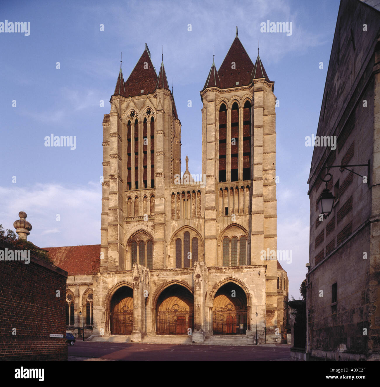 Noyon hi-res stock photography and images - Alamy