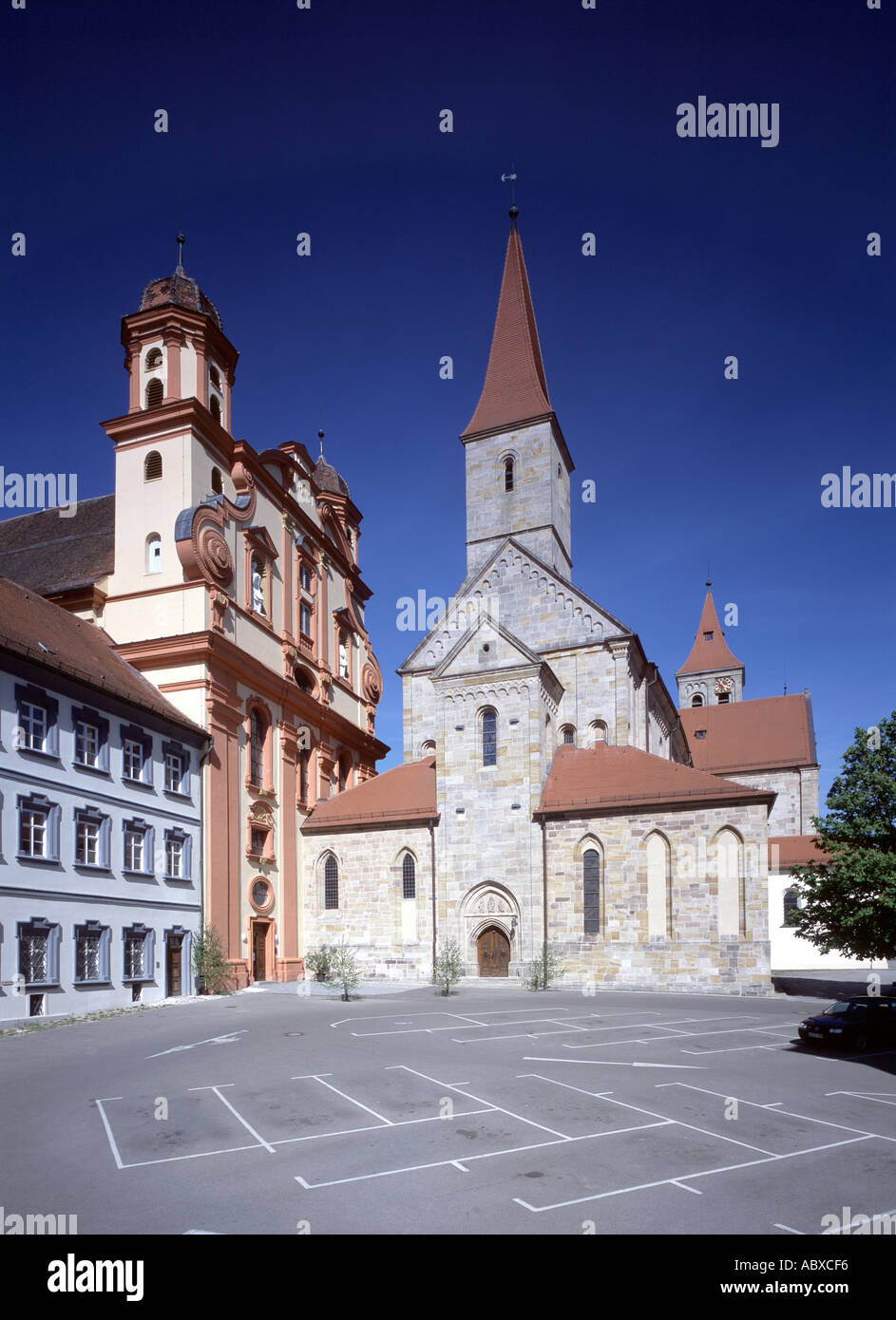 Ellwangen, Abteikirche, Blick von Westen mit Jesuitenkirche Stock Photo ...