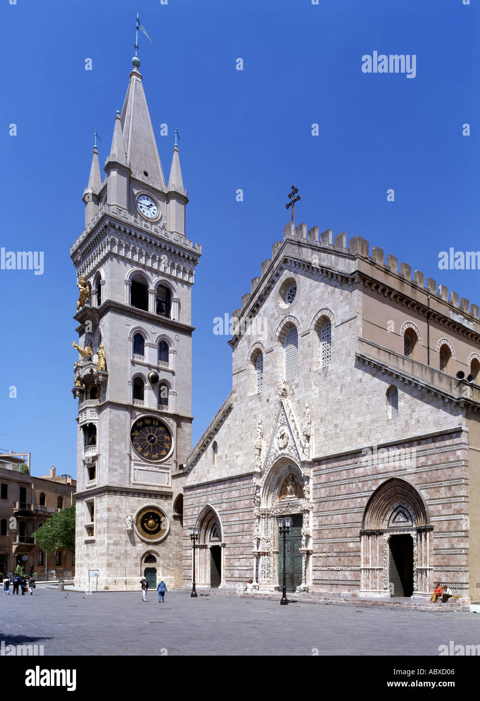 Messine sicile hi-res stock photography and images - Alamy
