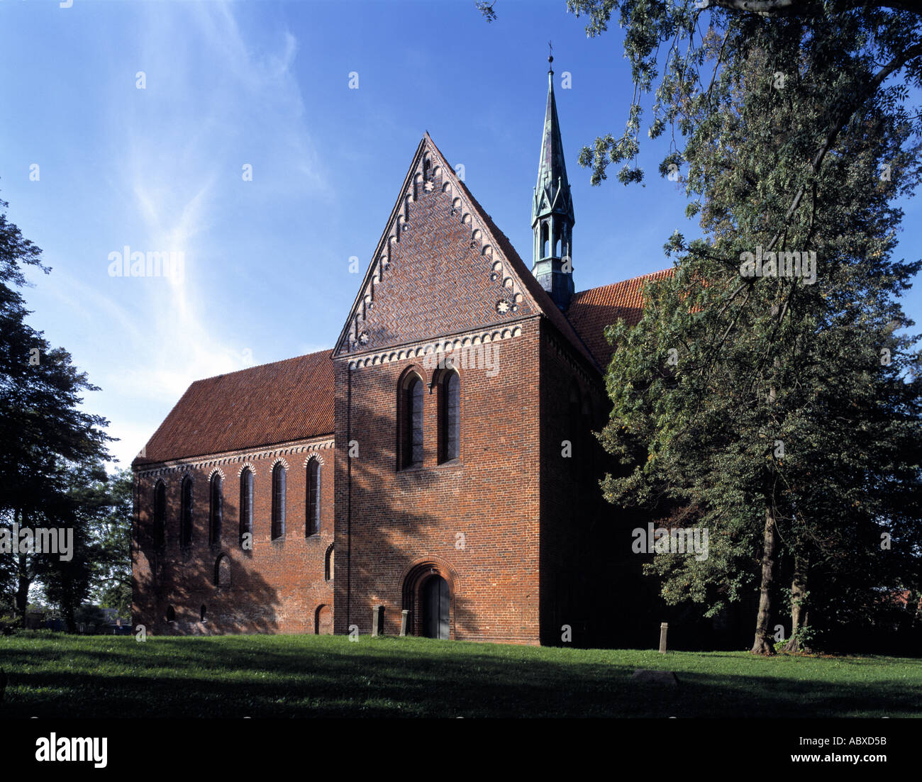 Neukloster, Klosterkirche, Süd-Süd-Ost-Ansicht Stock Photo - Alamy