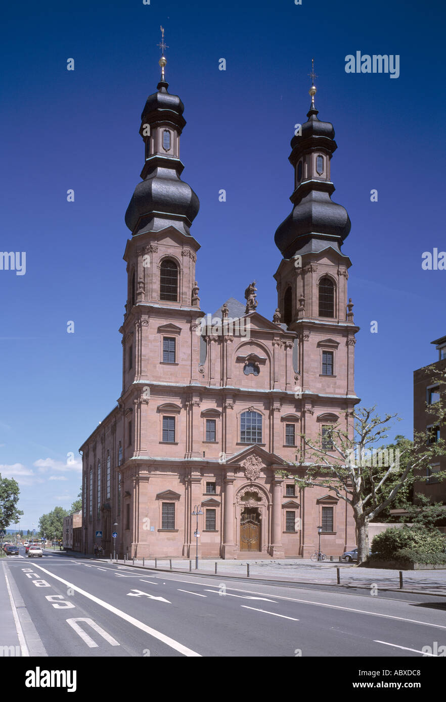 Mainz, Pfarrkirche St. Peter, Blick von Westen Stock Photo - Alamy