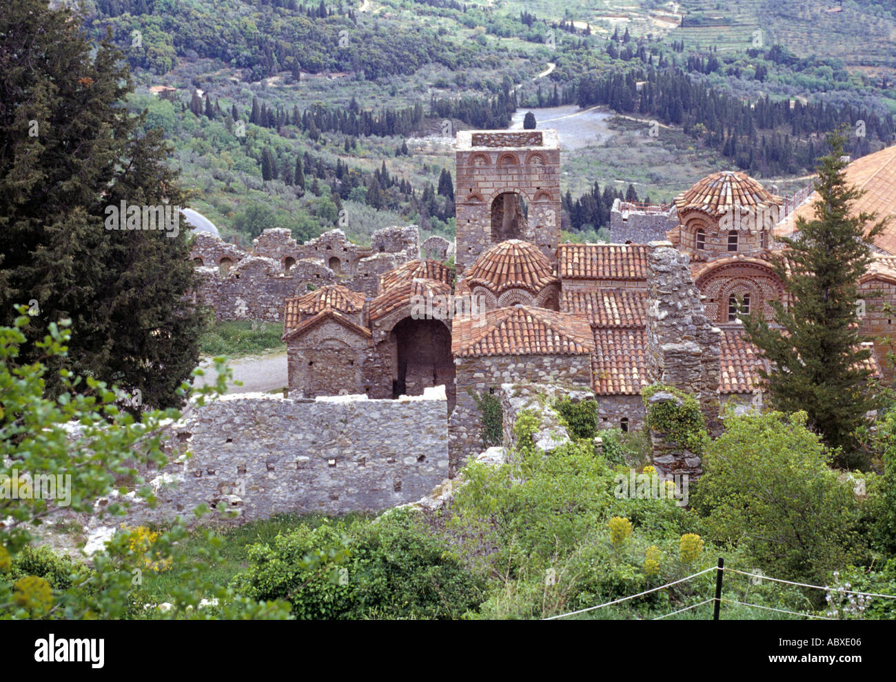 Medieval byzantine architecture mistra hi-res stock photography and ...