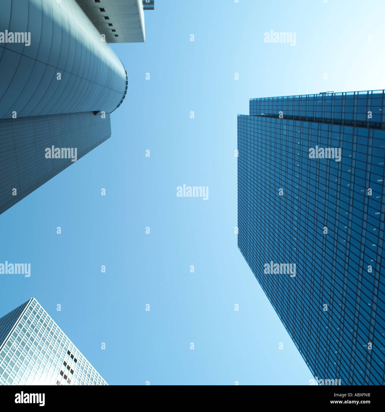 Low rise buildings hi-res stock photography and images - Alamy