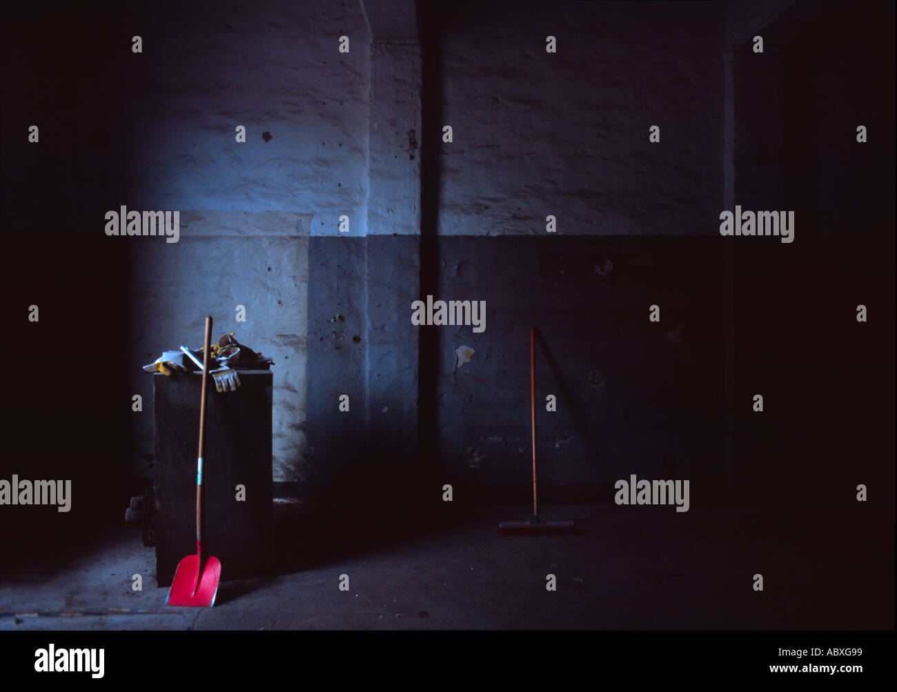 the cleaning room at the stasi prison berlin Stock Photo - Alamy