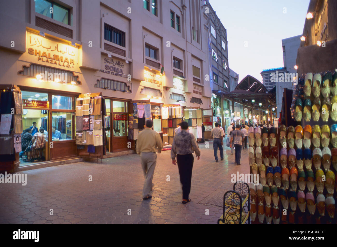 Dubai bazar hi-res stock photography and images - Alamy