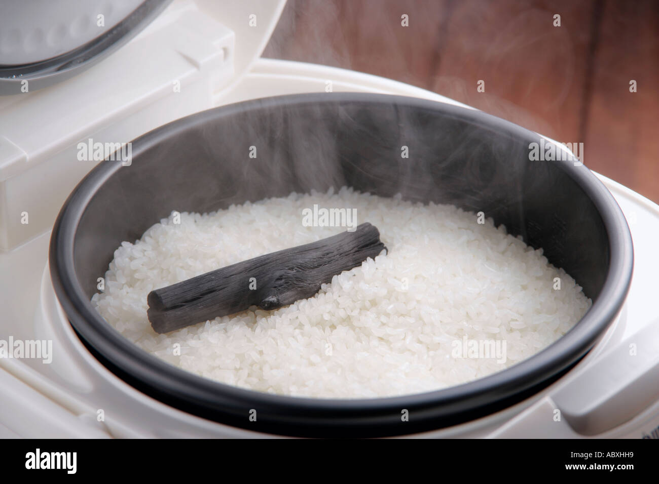 Steamed rice in rice cooker Stock Photo - Alamy
