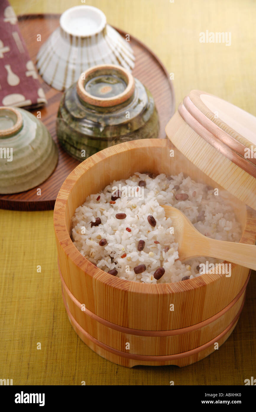 Steamed rice in a bamboo tub Stock Photo - Alamy