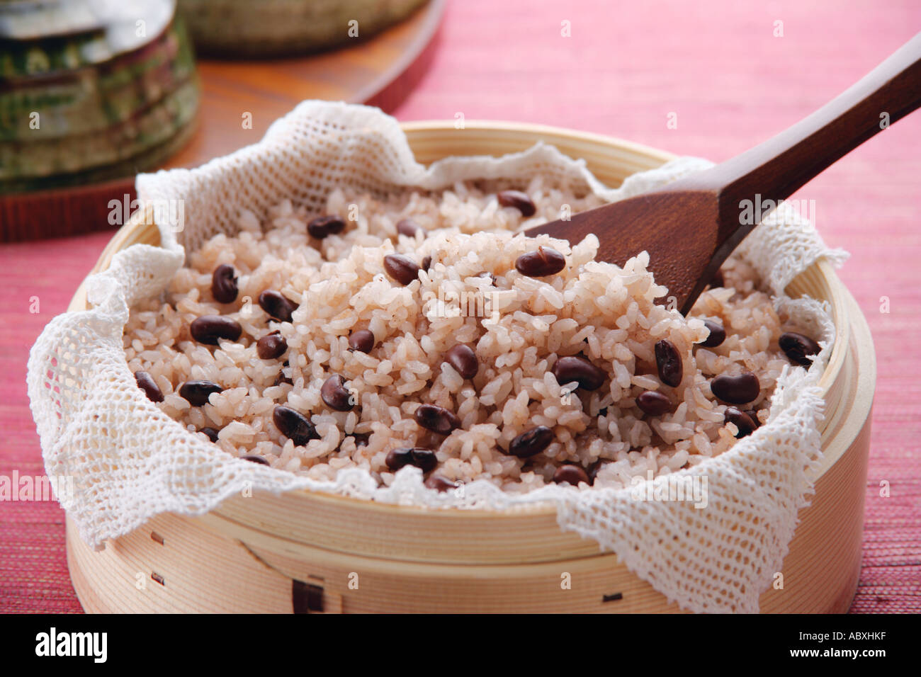 Tub of beans hi-res stock photography and images - Alamy