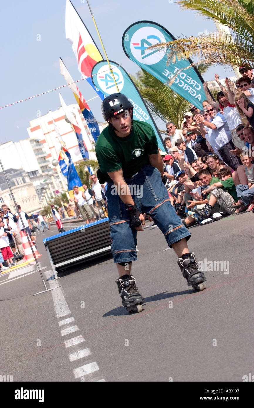 Roller skater jumping a ramp Stock Photo - Alamy