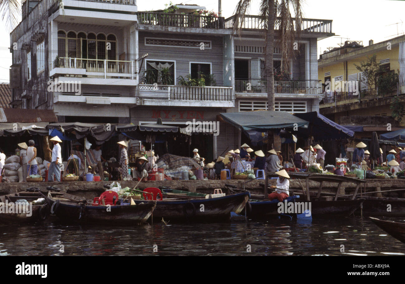 Busy waterfront of Hoi An in Vietnam Stock Photo - Alamy