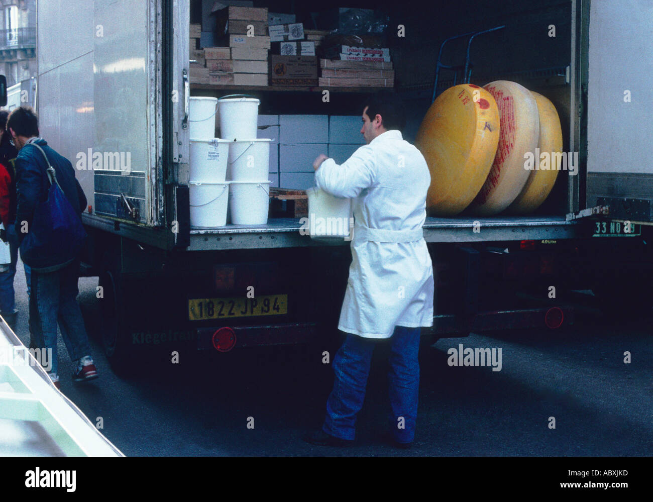 Unloading produce at grocery hi-res stock photography and images - Alamy