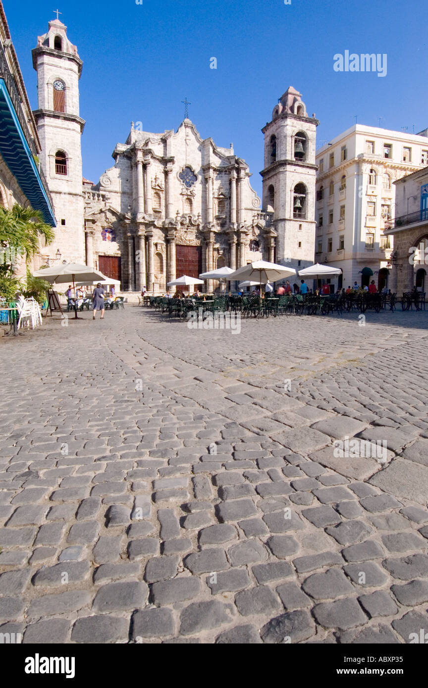 Cathedral Square Havana Stock Photo - Alamy