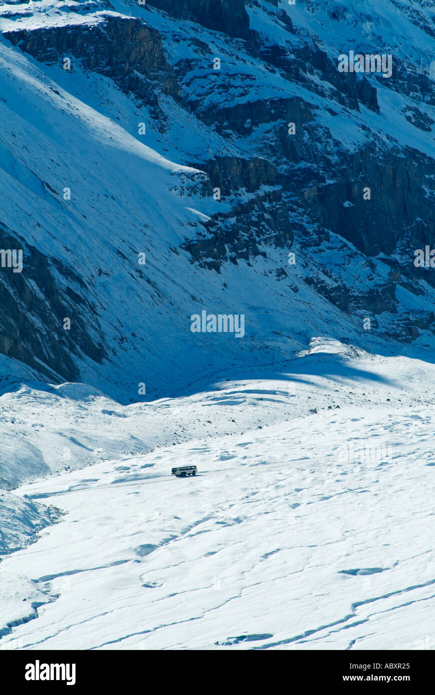 Brewsters Ice explorer snocoach on Athabasca glacier and the Columbia ...