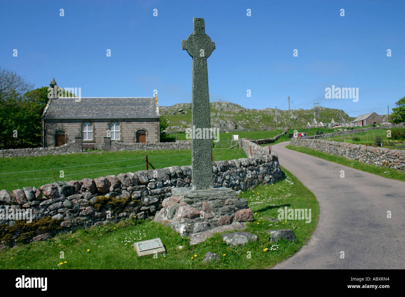 isle of iona celtic cross scotland Stock Photo - Alamy