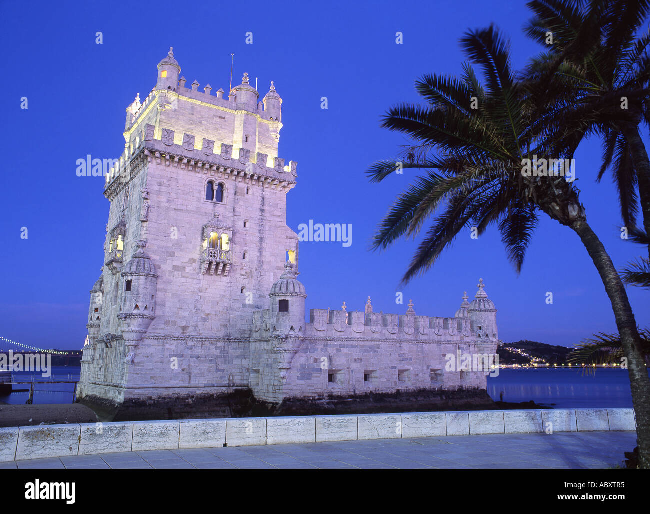 Lisbonne torre de belem hi-res stock photography and images - Alamy
