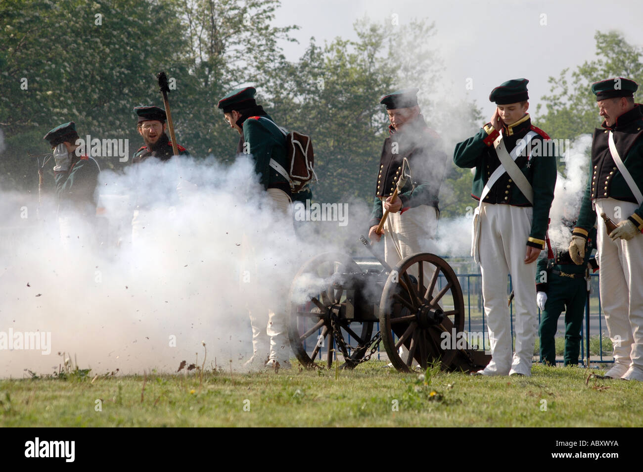 fire a cannon Stock Photo - Alamy