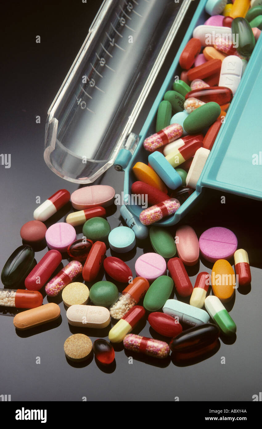 Pill counter hi-res stock photography and images - Alamy
