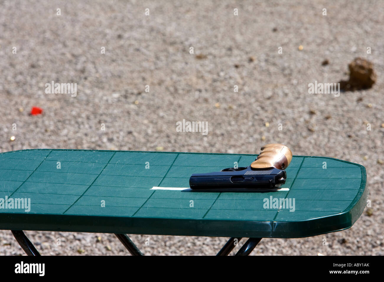 Rubble shoot hi-res stock photography and images - Alamy