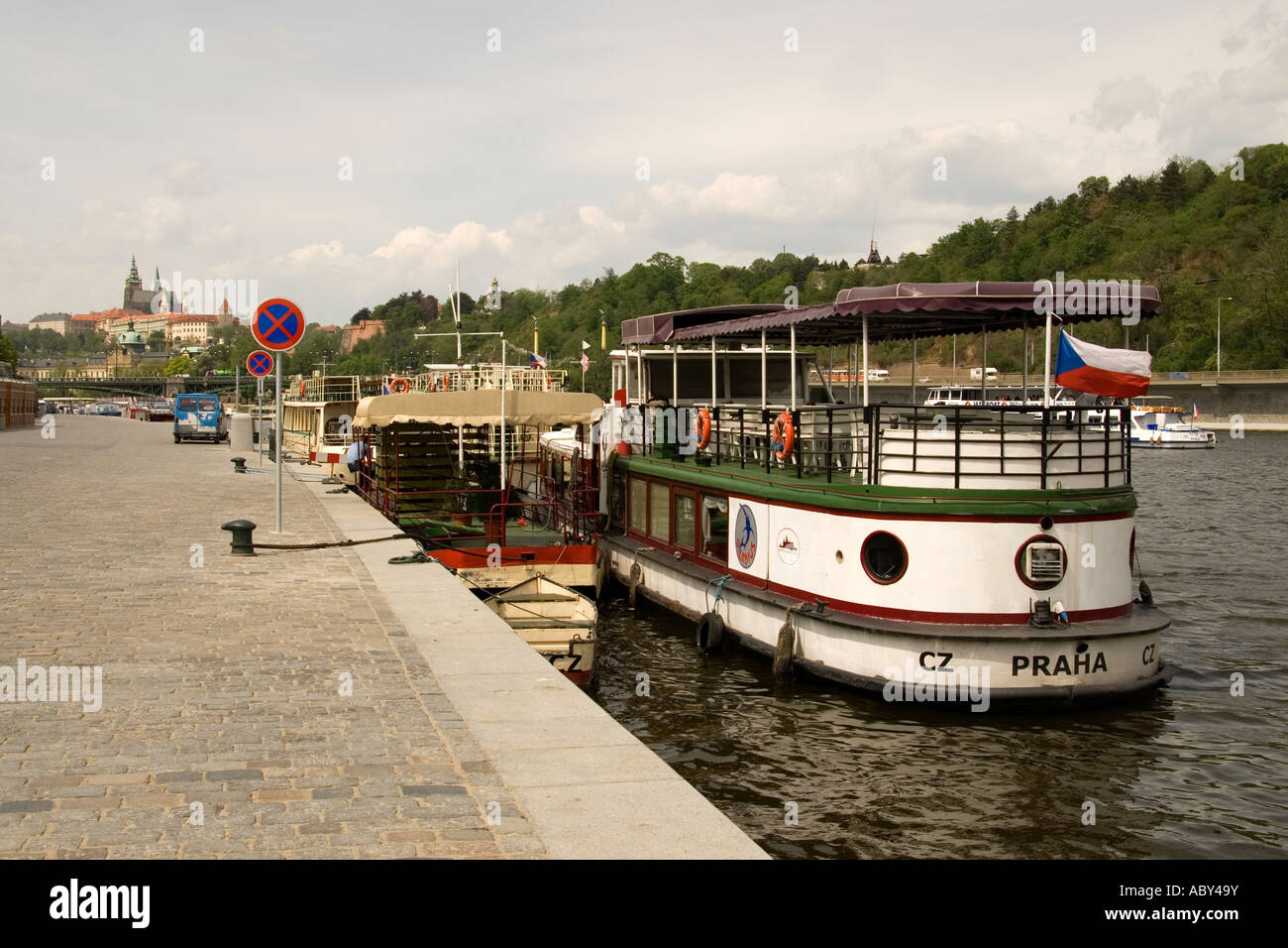 1956 cruise hi-res stock photography and images - Alamy