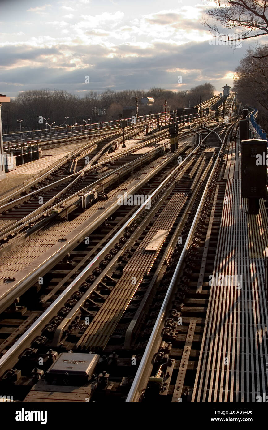 7 flushing line elevated train hi-res stock photography and images - Alamy