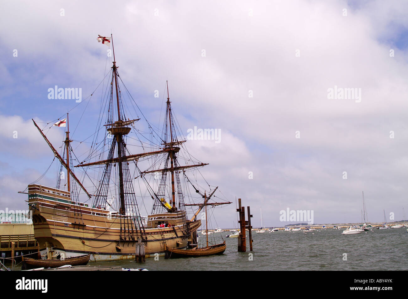 Replica of the Mayflower II in Plymouth Harbor Stock Photo - Alamy