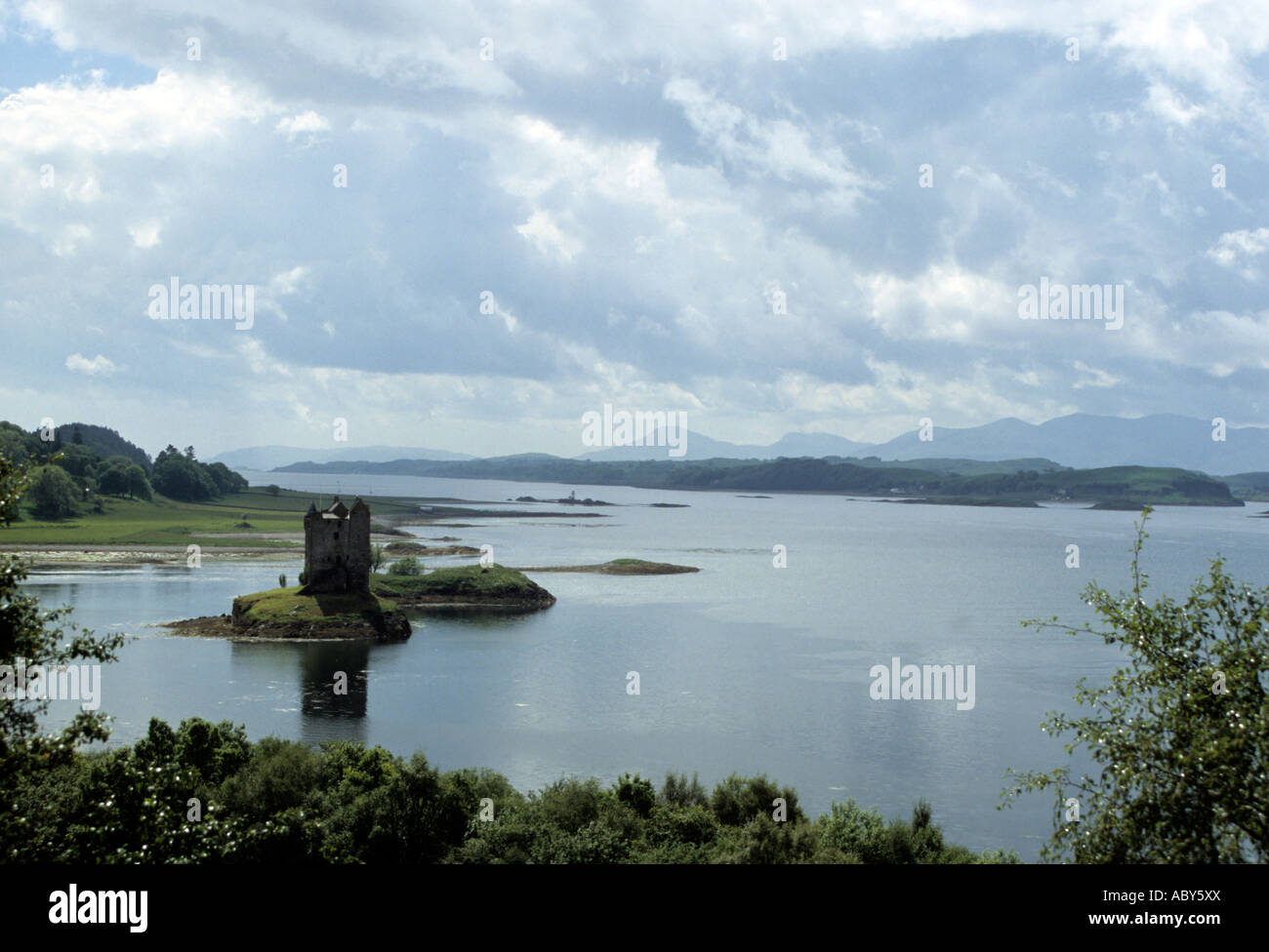Monty python and the holy grail castle hi-res stock photography and ...