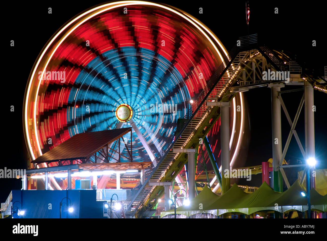 Spinning Ferris Wheel Stock Photo - Alamy