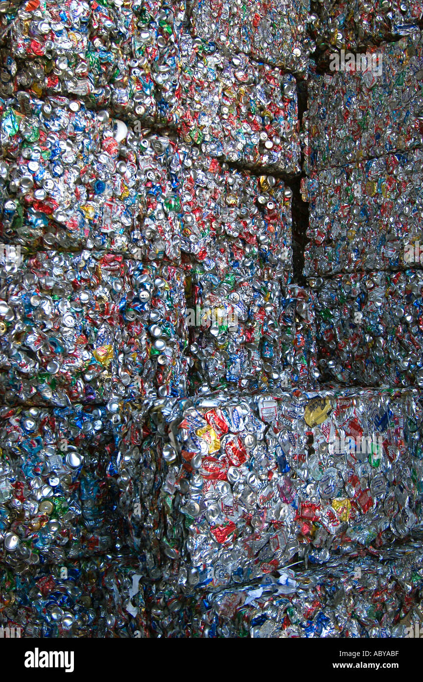 Bales of aluminum cans hi-res stock photography and images - Alamy