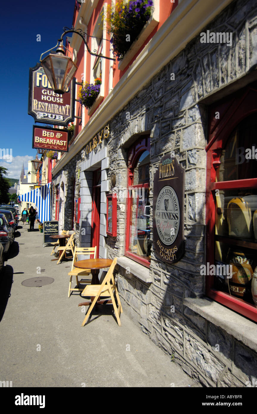 Kenmare pub co kerry ireland hi-res stock photography and images - Alamy