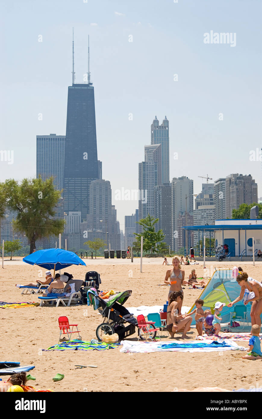 Chicago waterfront crowds hi-res stock photography and images - Alamy