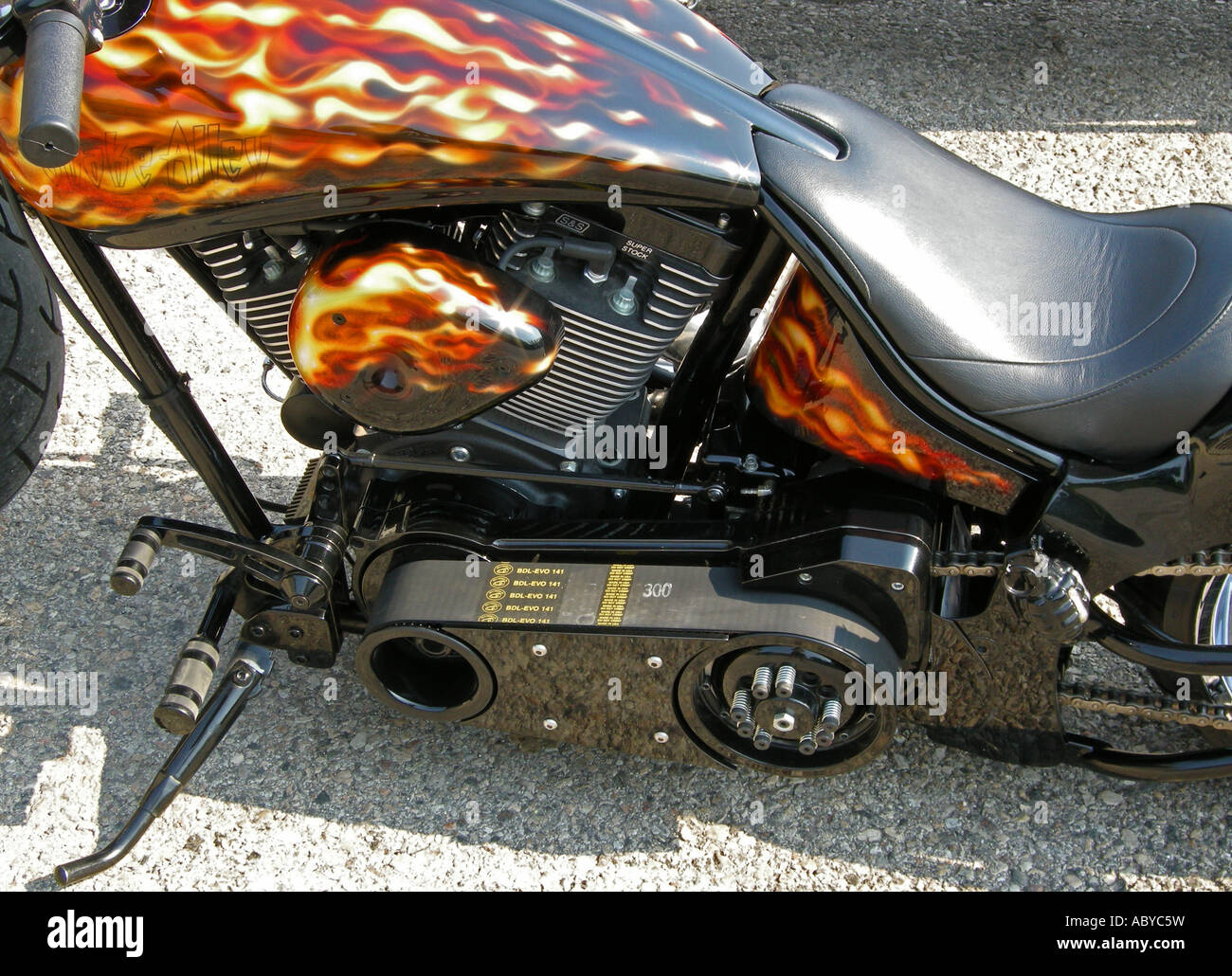 Motorcycle build hi-res stock photography and images - Alamy