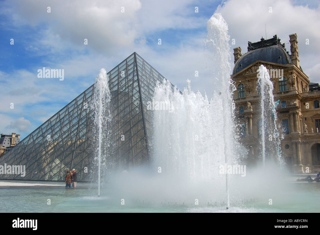 The pyramid and fountains at the Louvre, Paris, France Stock Photo - Alamy