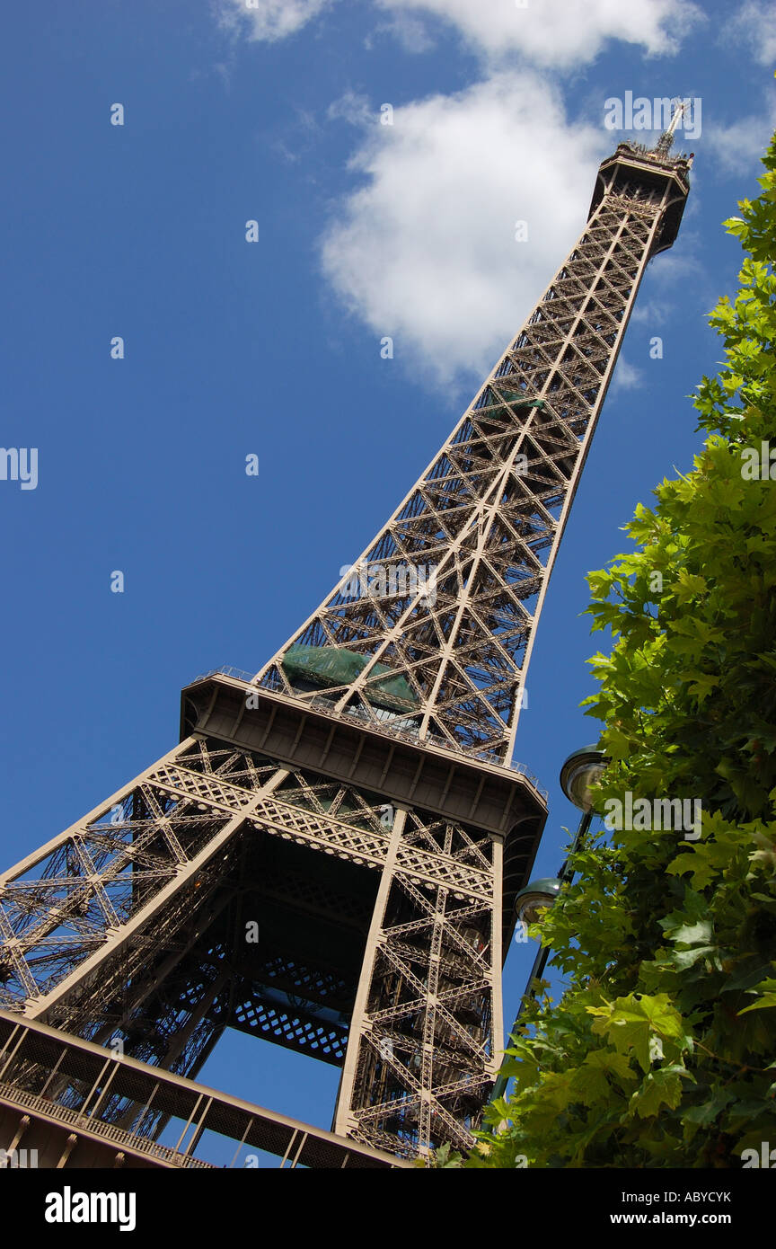 The Eiffel Tower Portrait High Resolution Stock Photography and Images ...