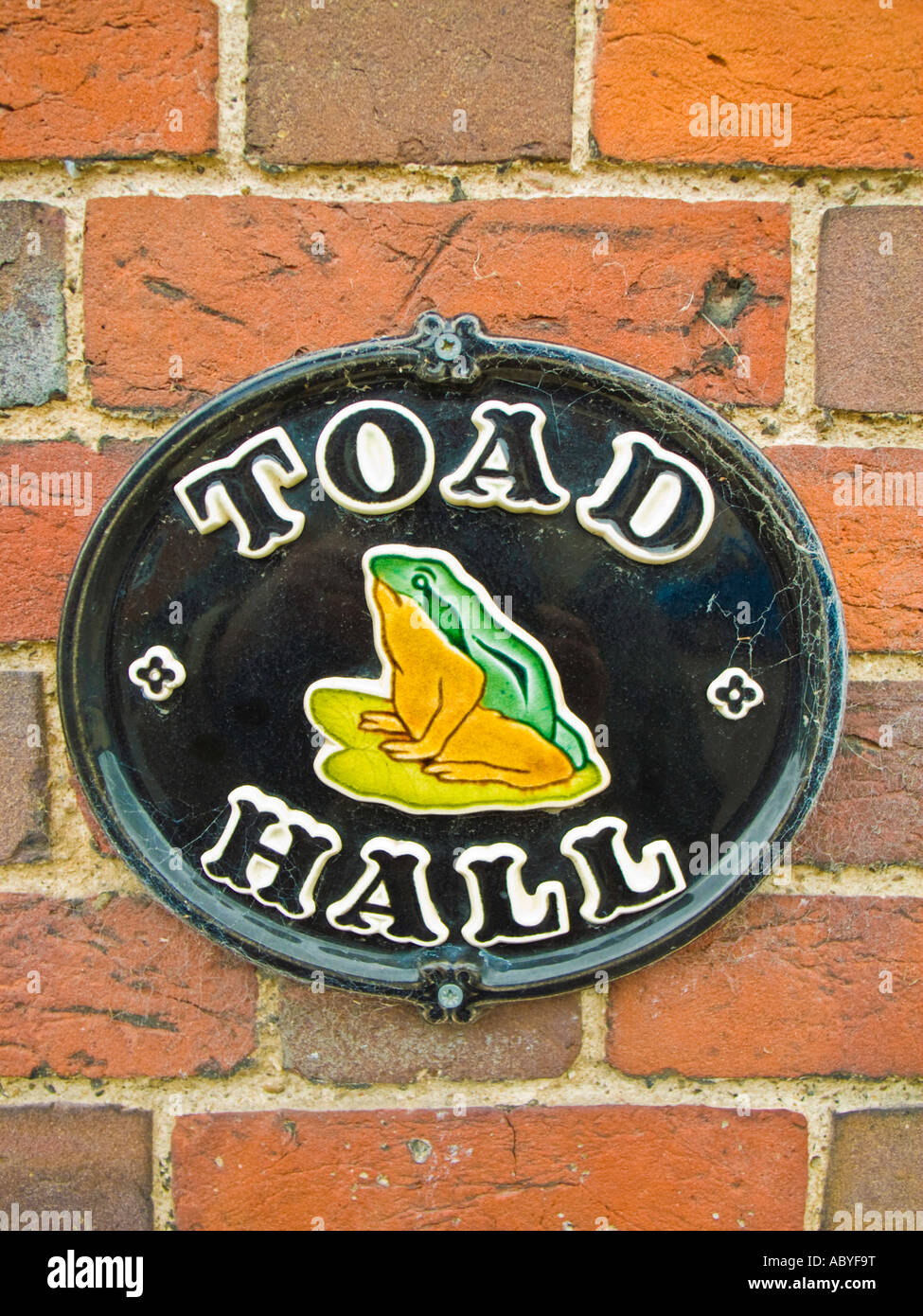 Toad of toad hall hi-res stock photography and images - Alamy