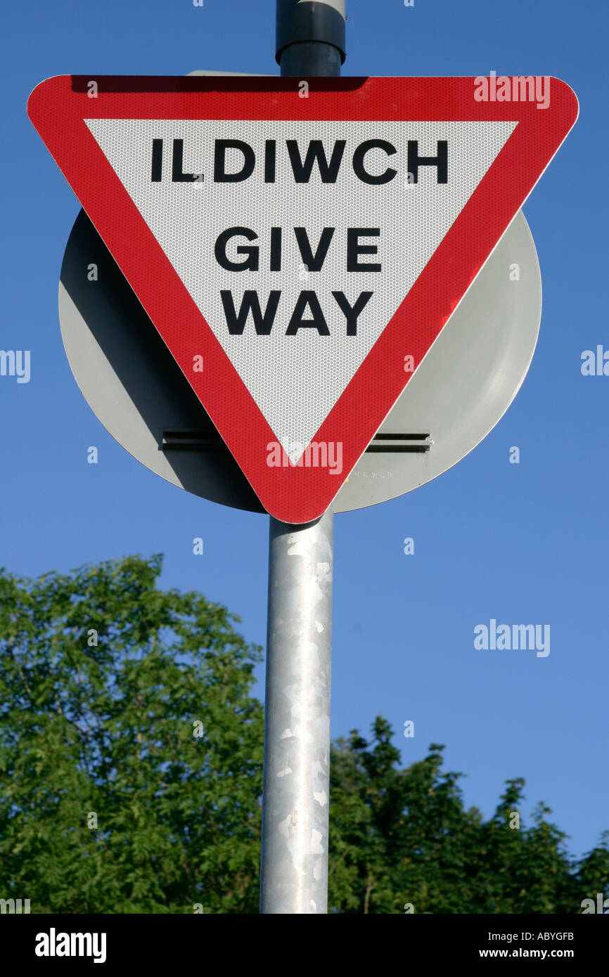 Welsh Road Sign Stock Photo - Alamy