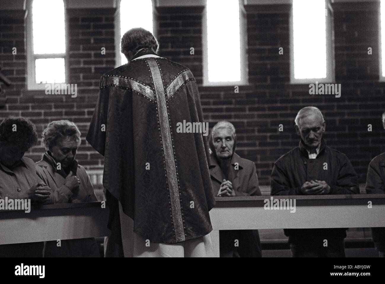 Sunday service choir hi-res stock photography and images - Alamy