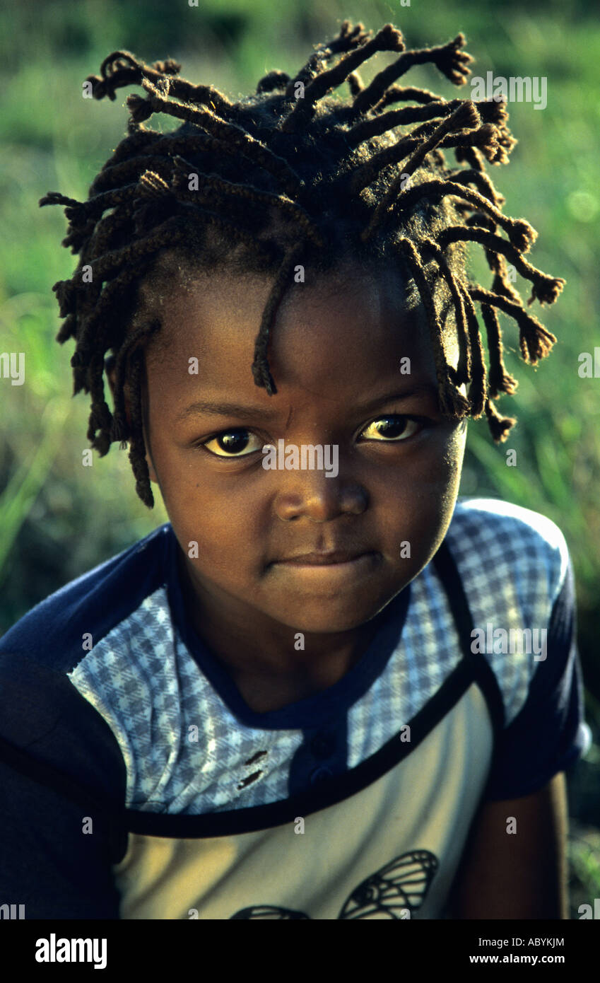 Zulu girls hi-res stock photography and images - Alamy